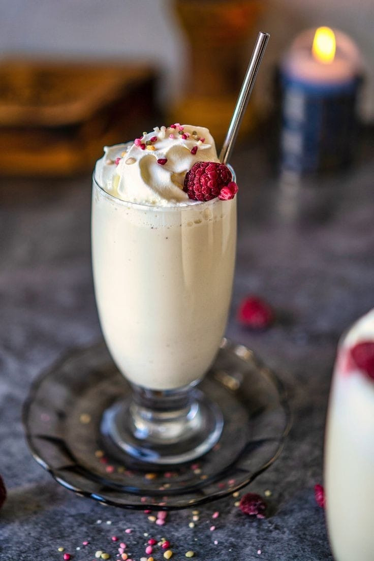 GUAVA MILKSHAKE WITH ICECREAM